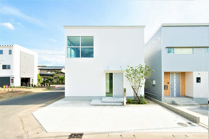 福井県丹生郡越前町注文住宅｜2階リビング｜塗り壁 | NORQ | 施工事例 | 福井の注文住宅・工務店ノークホームズ