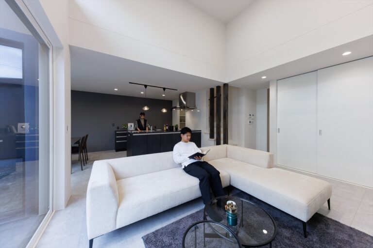 ホテルライクな上質リビングで、非日常を日常に。｜福井県坂井市注文住宅 | NORQ | 施工事例 | 福井の注文住宅・工務店ノークホームズ